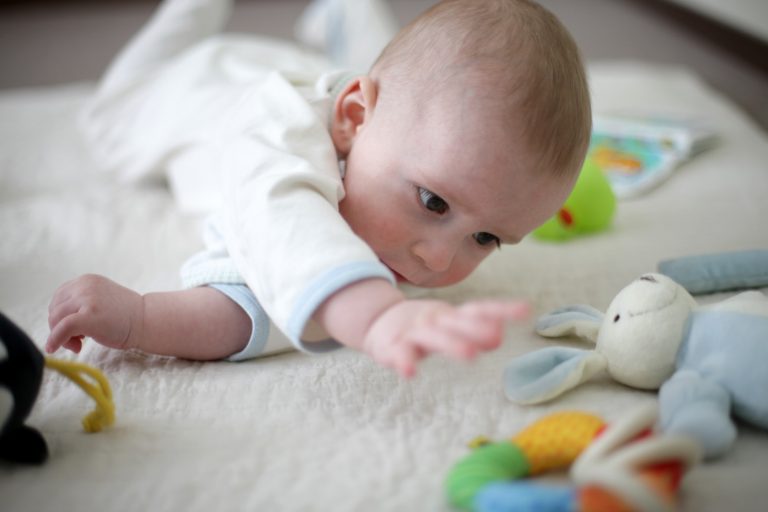Cómo aprende a caminar el bebé: la marcha estable | LetsFamily