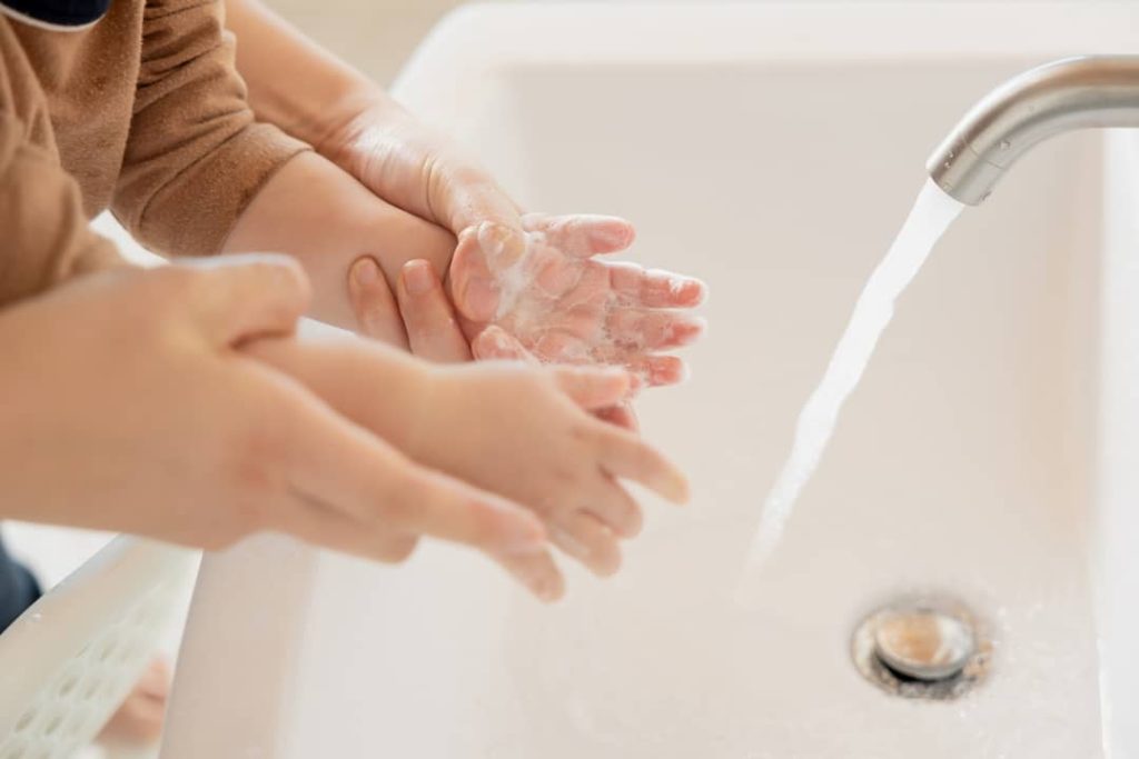 La importancia de lavarse las manos para los niños | LetsFamily